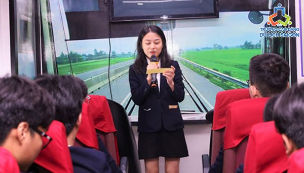 Lời Chào Đoàn Của Hướng Dẫn Viên Du Lịch Gồm Những Gì?